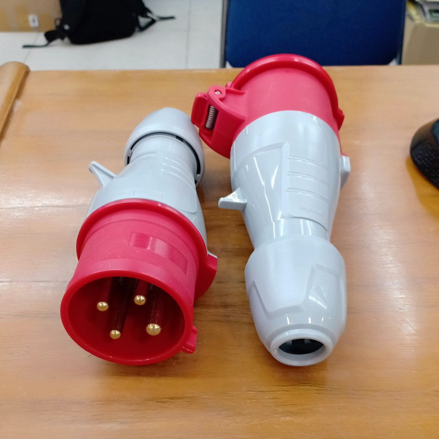 Jual MOBILE SOCKETS + STRAIGHT PLUGS LEGRAND 32A 2P+E / 4 KAKI | Shopee ...