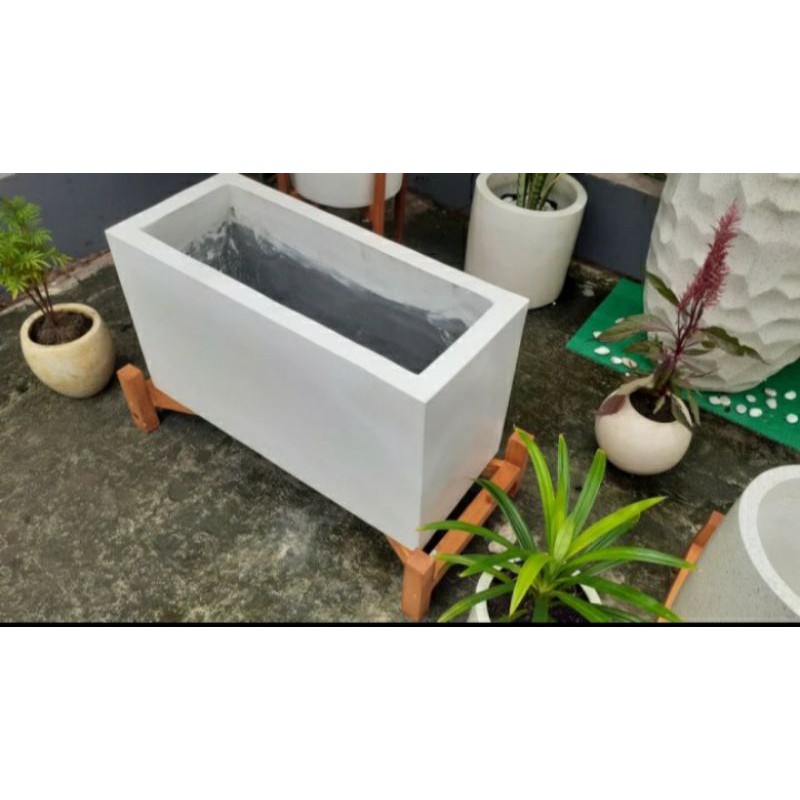 Jual Pot Taman kotak Panjang semen Plus Kaki Cantik dan Unik READY ...