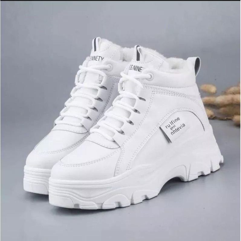 Jual Sepatu Wedges Sneakers Booth tali Bulu Putih Cream Uk 37-40 Sepatu ...