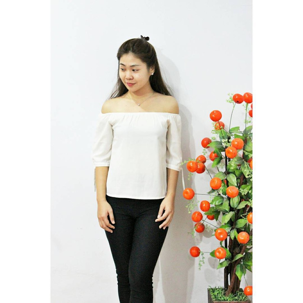 Jual Sabrina basic White | Shopee Indonesia