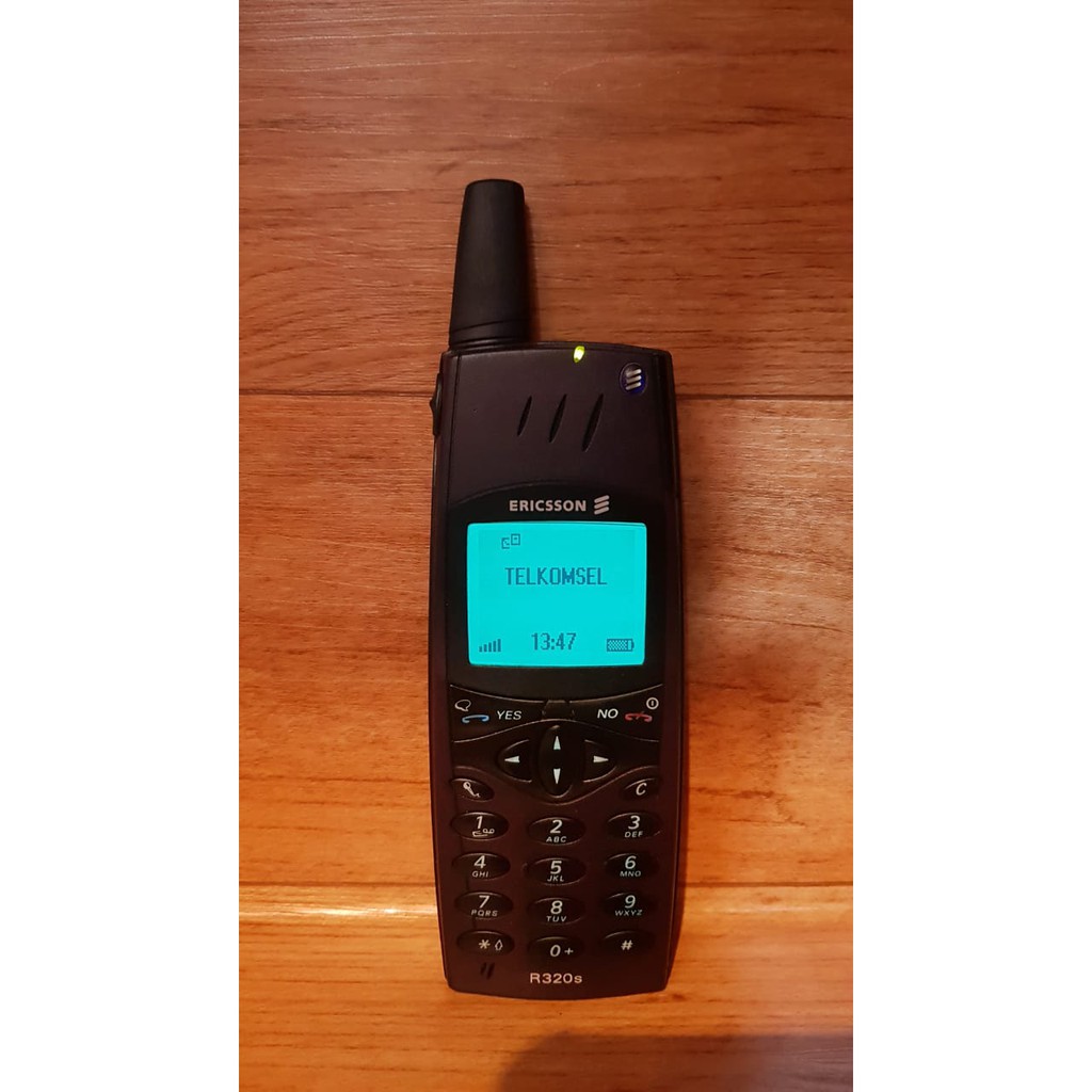 Jual HP Jadul Ericsson R320s Antena Hitam Normal Siap Pakai Not T28 T29 ...