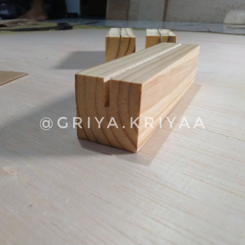 Jual Stand Kayu akrilik | Stand akrilik | Stand Frame akrilik | Shopee ...