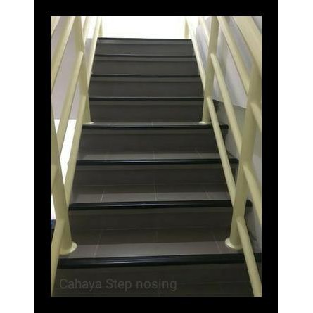 Jual Diskon Step Nosing Karet / Lis Tangga Karet Hitam Polos Murah ...