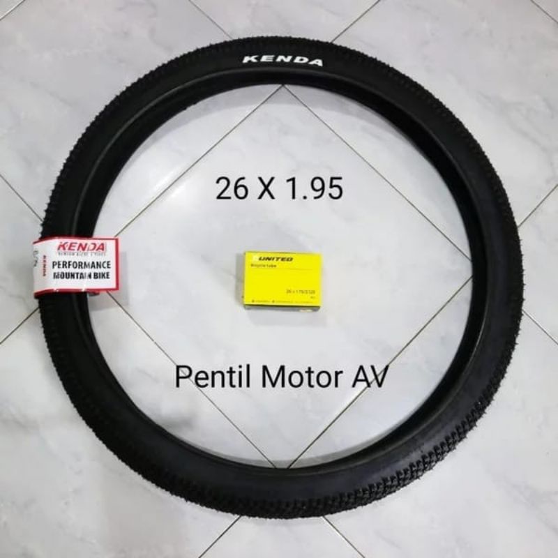 Jual PAKET HEMAT BAN SEPEDA 26 X 1.95 KENDA MIRIP SMALLBLOCK PLUS BAN DALAM PENTIL MOTOR AV ...