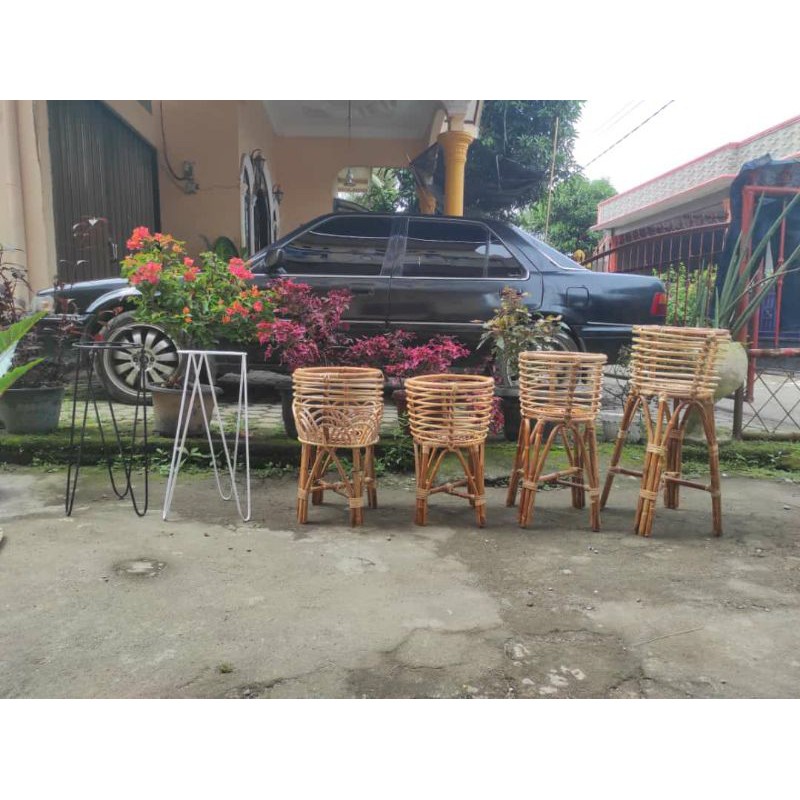 Jual standing besi / standing planter / tempat bunga / standing rotan ...