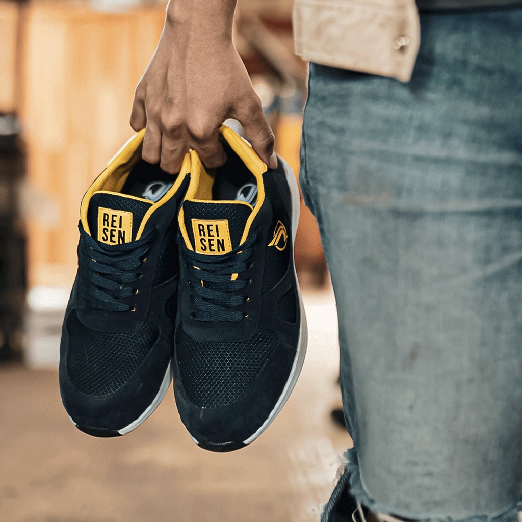 Jual SEPATU SAFETY SPORT UJUNG BESI SOL ANTI PAKU SAFETY SHOES PRIA ...