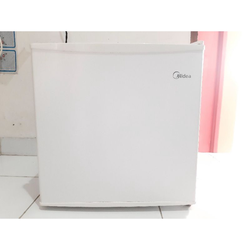 Jual Kulkas mini/portable second | Shopee Indonesia