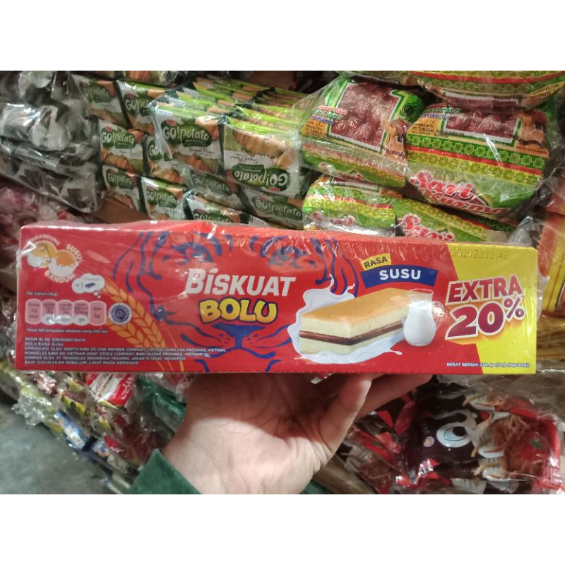 Jual Biskuat Bolu Rasa Susu 12 Pcs ( 16gr+3.2gr ) | Shopee Indonesia