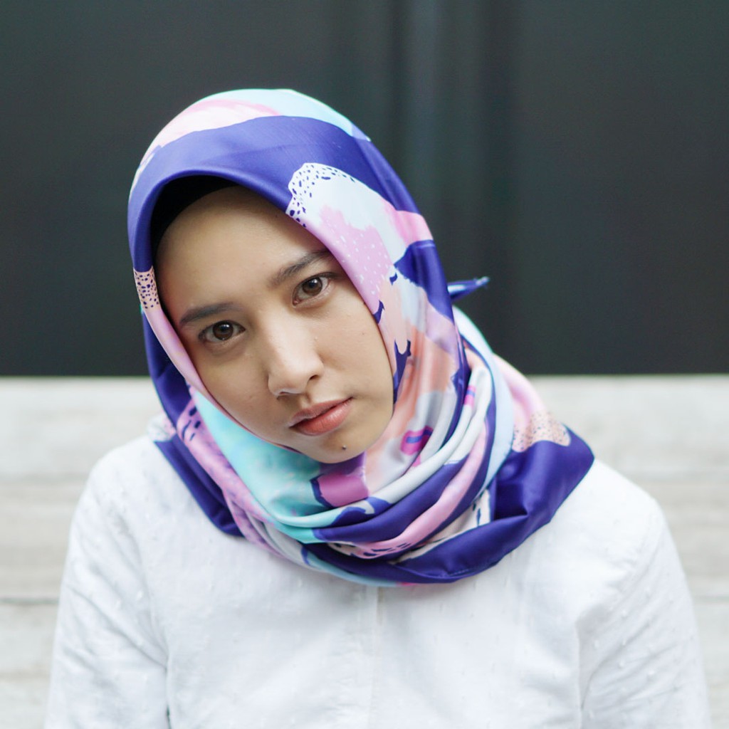 Jual Hijab Square carf Princess Ungu Galaxy Bonbellebeau | Shopee Indonesia