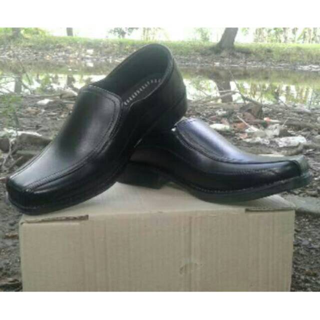 Jual SEPATU FANTOPEL FANTOFEL PANTOVEL PANTOFEL CROCODILE KUCKERS ...