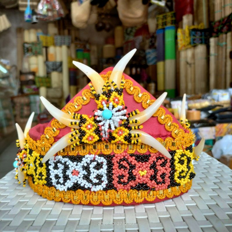 Jual topi khas suku dayak. lauwung khas dayak. perlengkapan tari khas ...