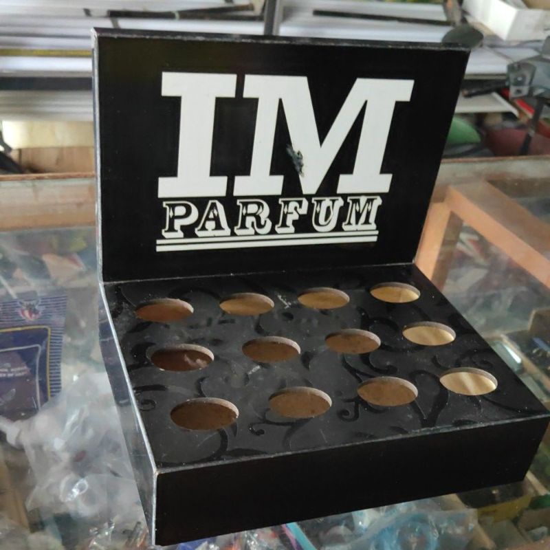 Jual rak im, im parfum, rak botol , rak parfum , rak bekas | Shopee ...