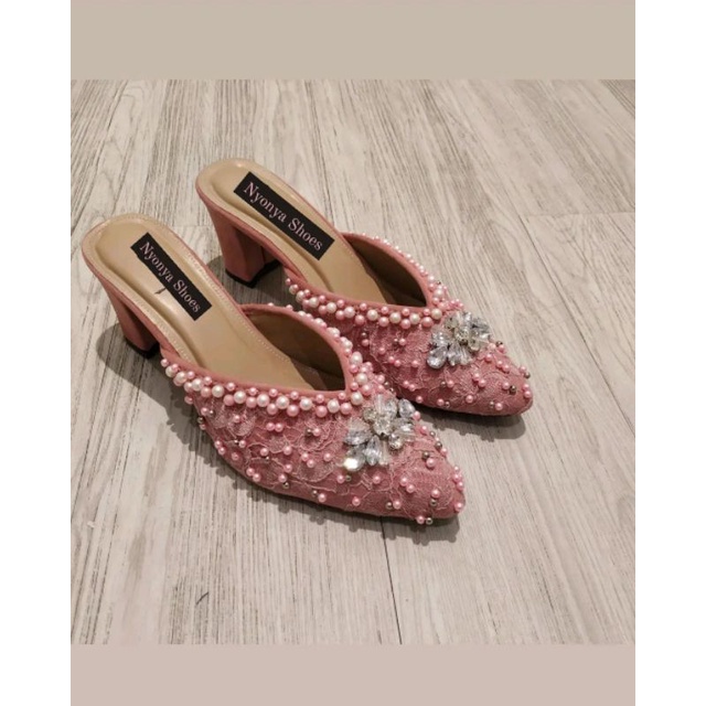 Jual SALEM HAK 7 CM/SELOP PENGANTIN/SENDAL PENGANTIN/SENDAL WISUDA ...