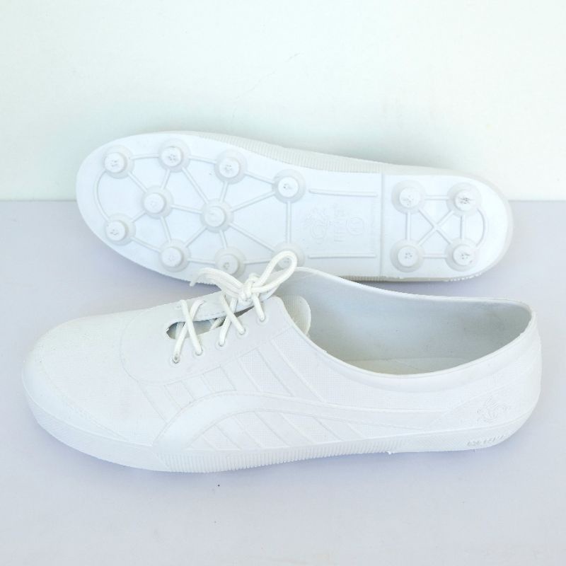 Jual SEPATU BOLA putih | HENKI soccer shoes pole pool pul duri ringan ...