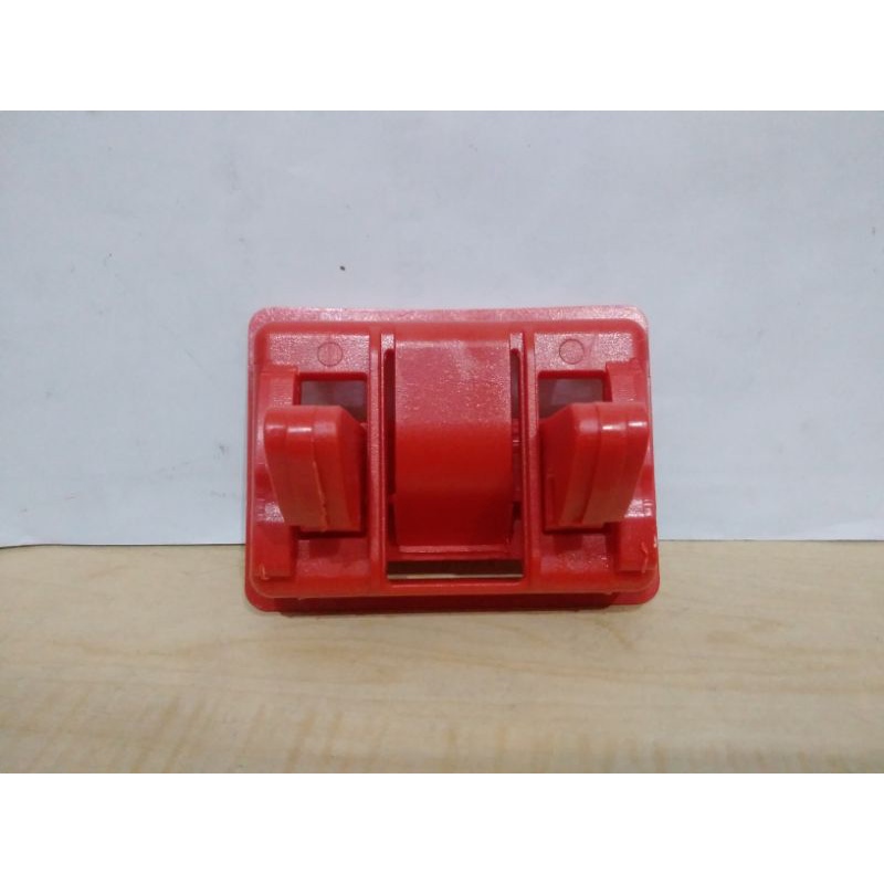 Jual Handle Lock Merah YANMAR Combine Harvester | Shopee Indonesia