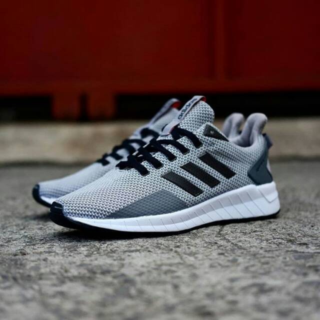 Jual sepatu sneakers running adidas questar ride grey sole clear ...