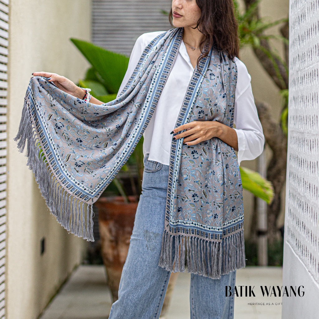 Jual Batik Wayang Shawl In Gift Box - Selendang In Singa Grey | Shopee ...