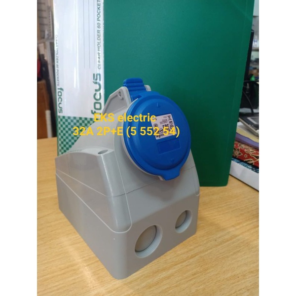 Jual SURFACE MOUNTING SOCKET LEGRAND 32A 3Pin 2P+E (Female) 1phase ...