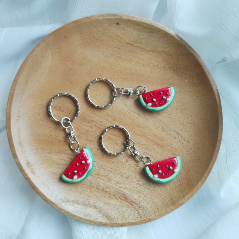 Jual Watermelon clay lucu gantungan kunci semangka | Shopee Indonesia