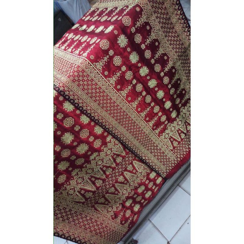 Jual Songket palembang asli sisik nago lepus maroon cantik manis kristal gold | Shopee Indonesia