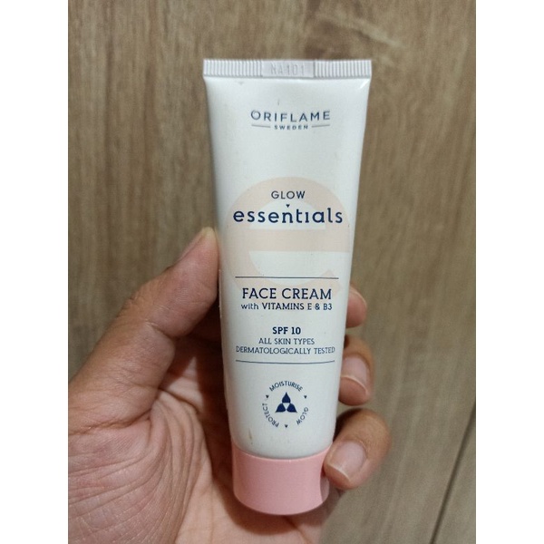 Jual Essentials mask & scrub / Essentials Face cream | Shopee Indonesia