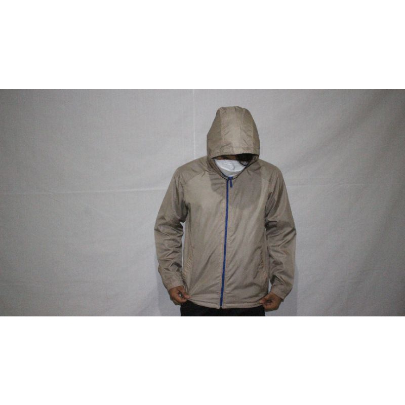 Jual Jaket Running Uniqlo | Outdoor Jacket Basic Parasut | Shopee Indonesia