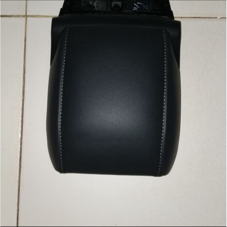 Jual Tutup console box innova reborn ORIGINAL | Shopee Indonesia