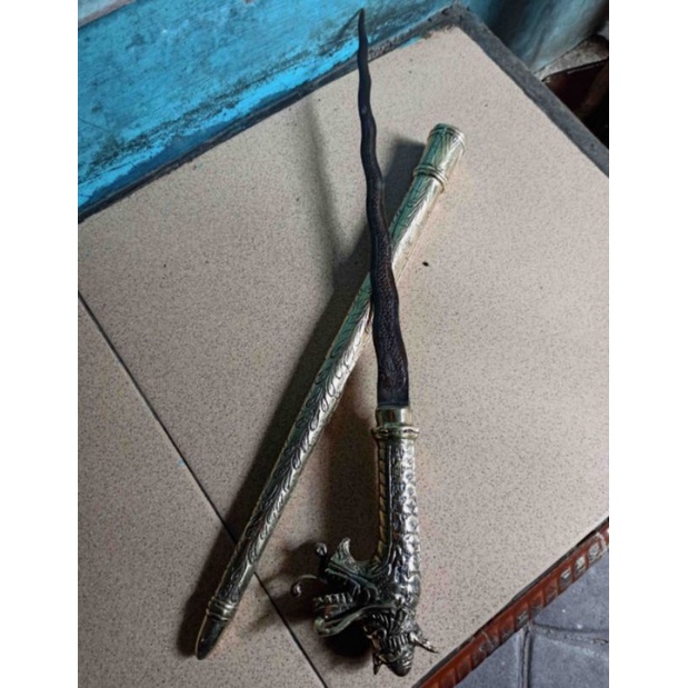 Jual Koleksi Antik Tongkat Komando Naga Raja Bahan Kuningan | Shopee ...