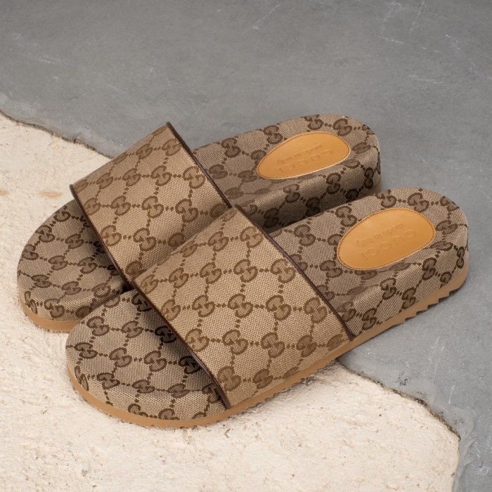 Jual FASHION PRIA SEPATU PRIA GUCCI GG MONOGRAM SLIDE SANDAL BEIGE ...