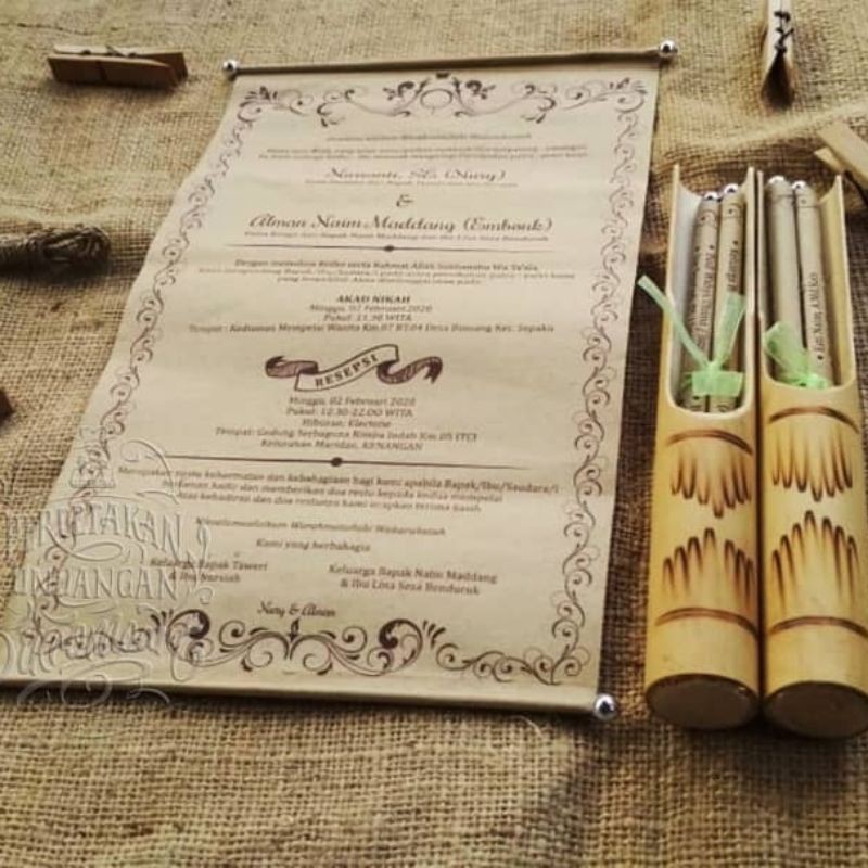 Jual undangan gulung bambu separo / bambu undangan/ desain custom ...