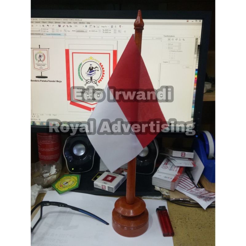 Jual Tiang Bendera Meja Kayu dan Bendera Meja Negara Ready Stock ...