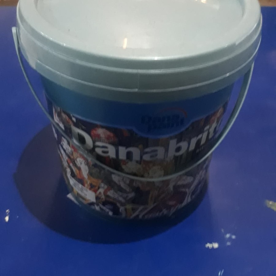 Jual CAT TEMBOK INTERIOR DANABRITE BRILLIANT WHITE 5KG | Shopee Indonesia