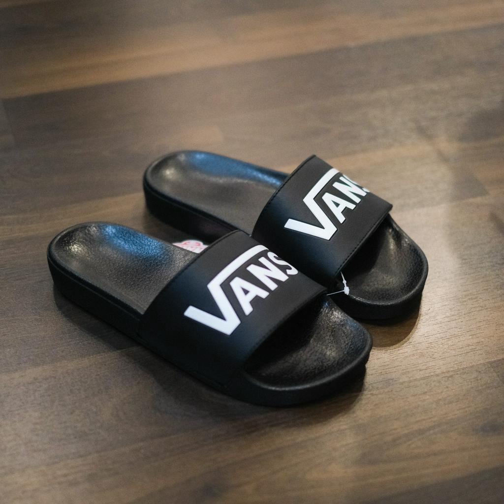 Jual Vans Slide On Logo Black White Original | Shopee Indonesia