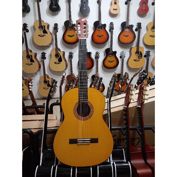Jual Gitar classic yamaha nilon top spruce bisa cod | Shopee Indonesia