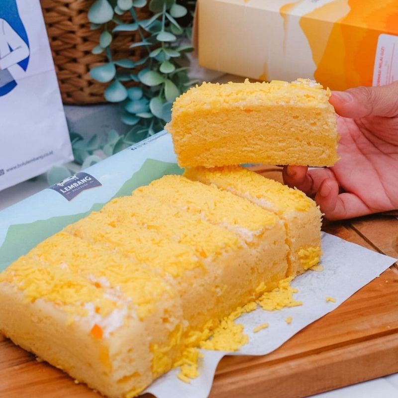 Jual BSL Bolu Susu Lembang (PACKING AMAN) - Oleh-oleh Kekinian Asli Bandung Hits Pisan Kue ...