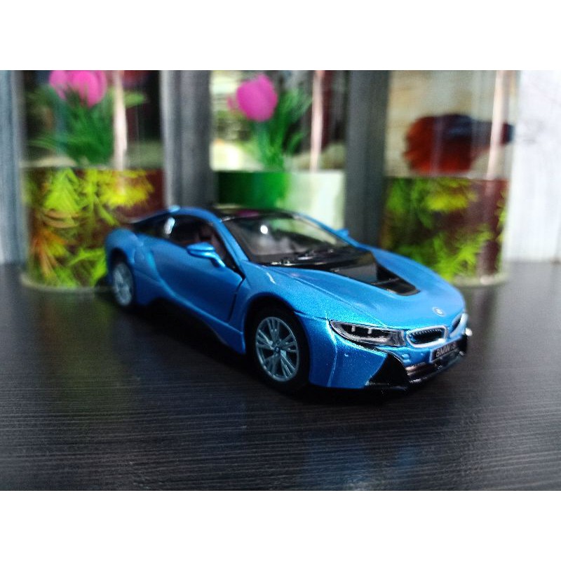 Jual mainan mobil pajangan diecast metal kinsmart BMW i8 | Shopee Indonesia
