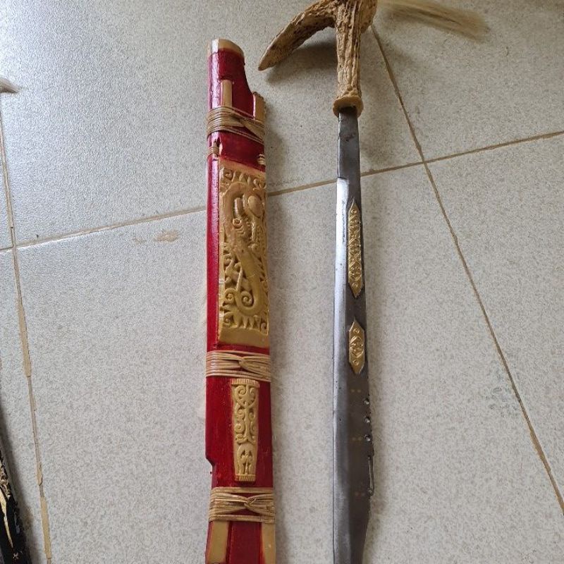 Jual MANDAU KHAS SUKU DAYAK PANJANG 65.cm MANDAU KHAS SUKU DAYAK ...