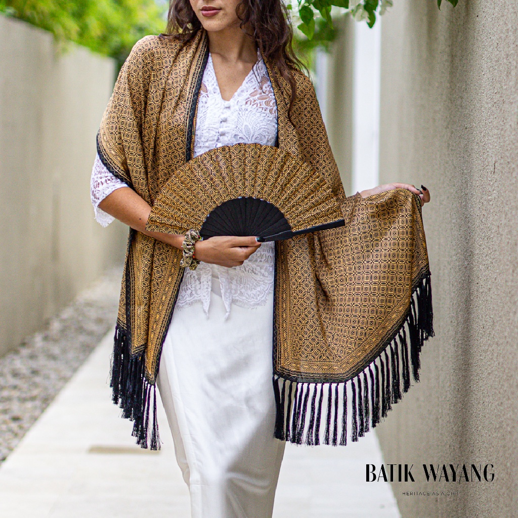 Jual Batik Wayang Shawl in Gift Box - Selendang In Kawung Black ...