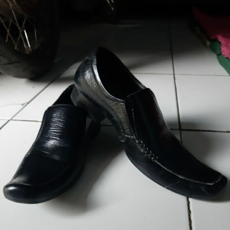 Jual Sepatu Pantofel Pria (Sudah Pernah Dipakai) | Shopee Indonesia
