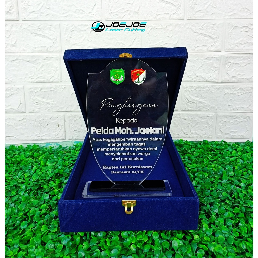 Jual PLAKAT AKRILIK PIAGAM PENGHARGAAN TROPI MEDALI PIAGAM | Shopee ...