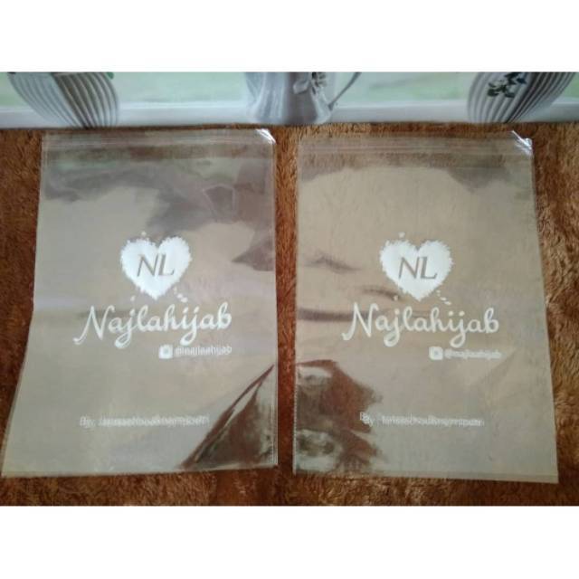 Jual PLASTIK OPP PEREKAT PLASTIK GARMEN 15X25 TEBAL + SABLON | Shopee ...