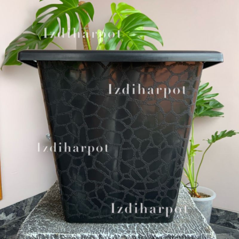 Jual POT BUNGA TANAMAN KOTAK TINGGI ROSA 40 HITAM - BJ ROSA 40SG HITAM ...