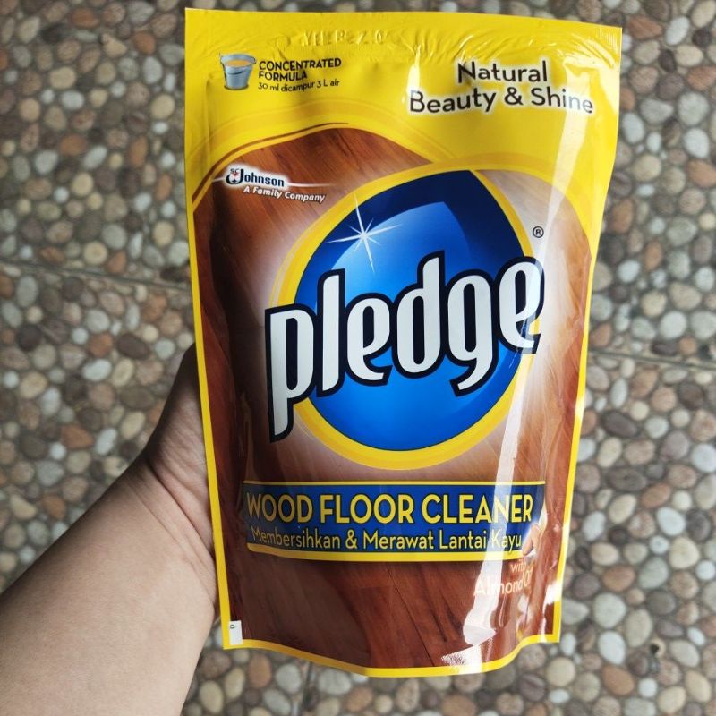 Jual PLEDGE WOOD FLOOR CLEANER WITH ALMOND OIL 400ML | Shopee Indonesia
