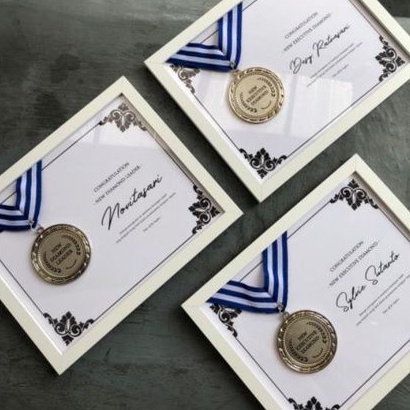 Jual Frame Medali Hadiah Murah | Shopee Indonesia