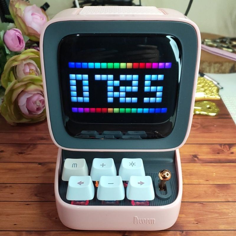 Jual Preloved Divoom Ditto-plus the retro pixel art portable speaker ...