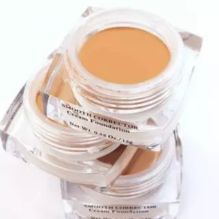 Jual lt pro smooth corrector cream foundation Harga Terbaik & Termurah ...