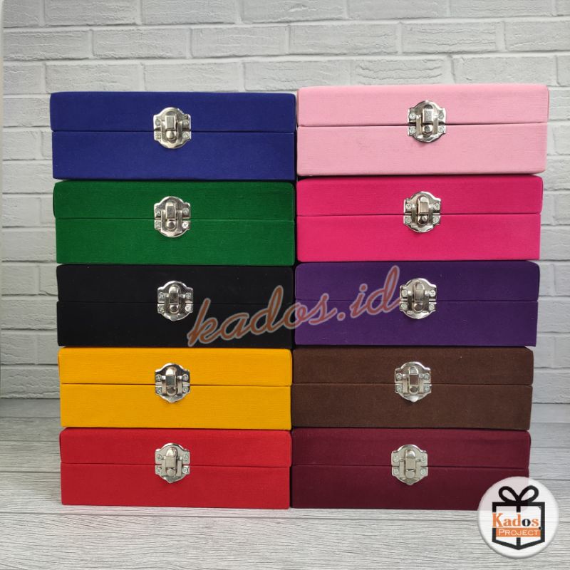 Jual Box / kotak Beludru || Kotak PLAKAT AKRILIK | Shopee Indonesia
