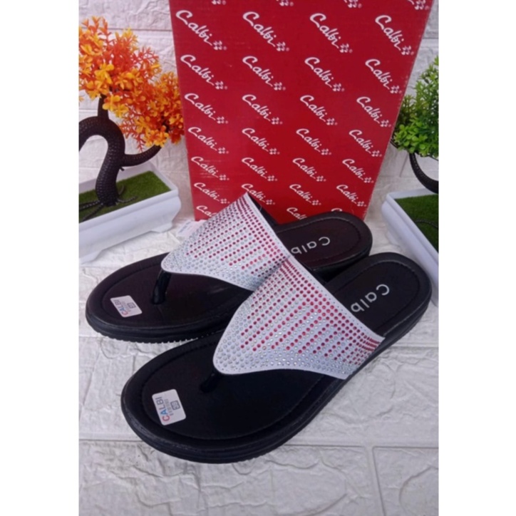 Jual SANDAL CALBI WANITA JAPIT FLAT PUTIH | Shopee Indonesia