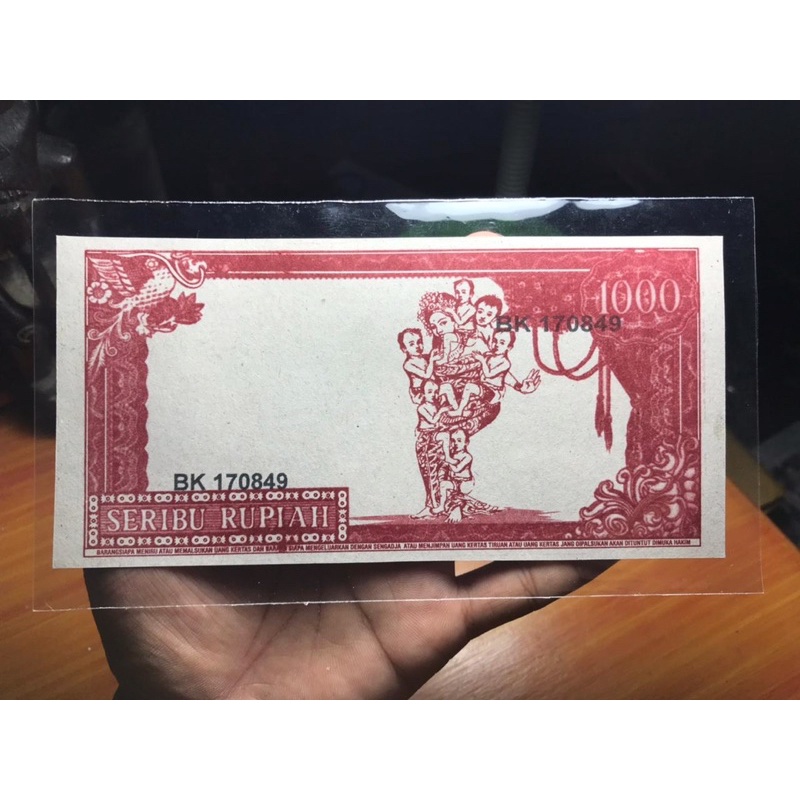 Jual Uang Kuno Soekarno 1000 Rupiah Merah 1964 Langka Gendong Anak 6 ...