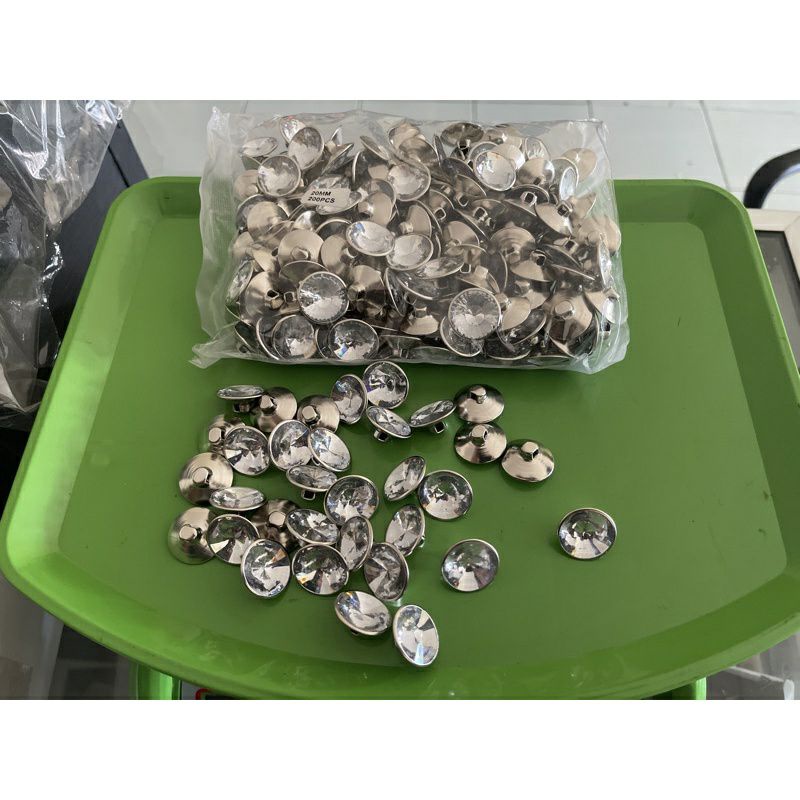 Jual KANCING KRISTAL DIAMON AKRILIK PER PACK / KANCING KRISTAL PLAT ...